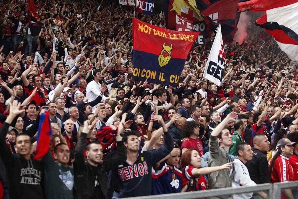 Forza Genoa, forza Grifone: il coro da stadio dei tifosi rosso-blu