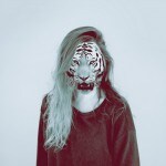 Autoritratto di Laura Williams, la fotografa dell'invisibile