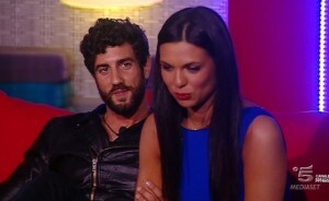 La mamma di Angela del Gf13: "Dicono che è brutta e che merita di stare ...