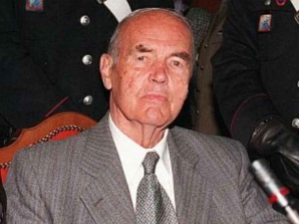 Il legale di Priebke: "Lui figura simbolo di dignità, libertà e ...