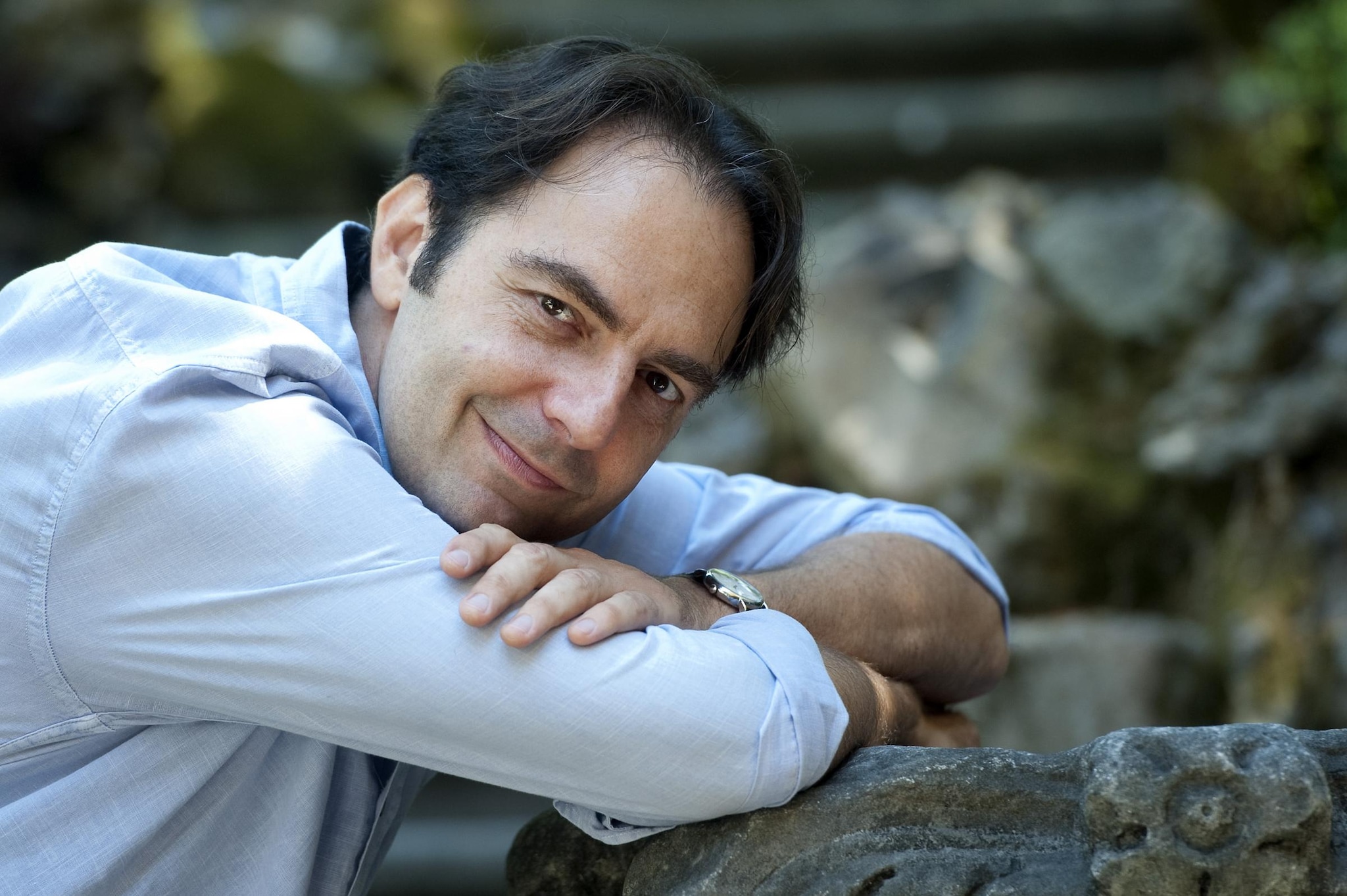 Neri Marcorè sarà un professore d'inglese per La Famiglia Gionni