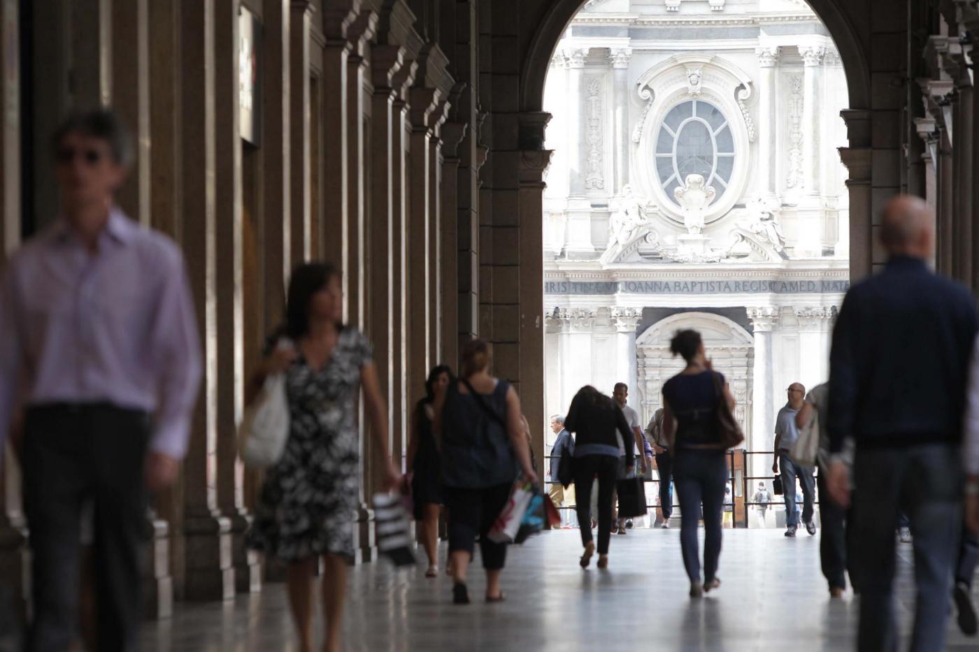 Istat: Italia sempre più vecchia, non ci si sposa e si fanno sempre ...