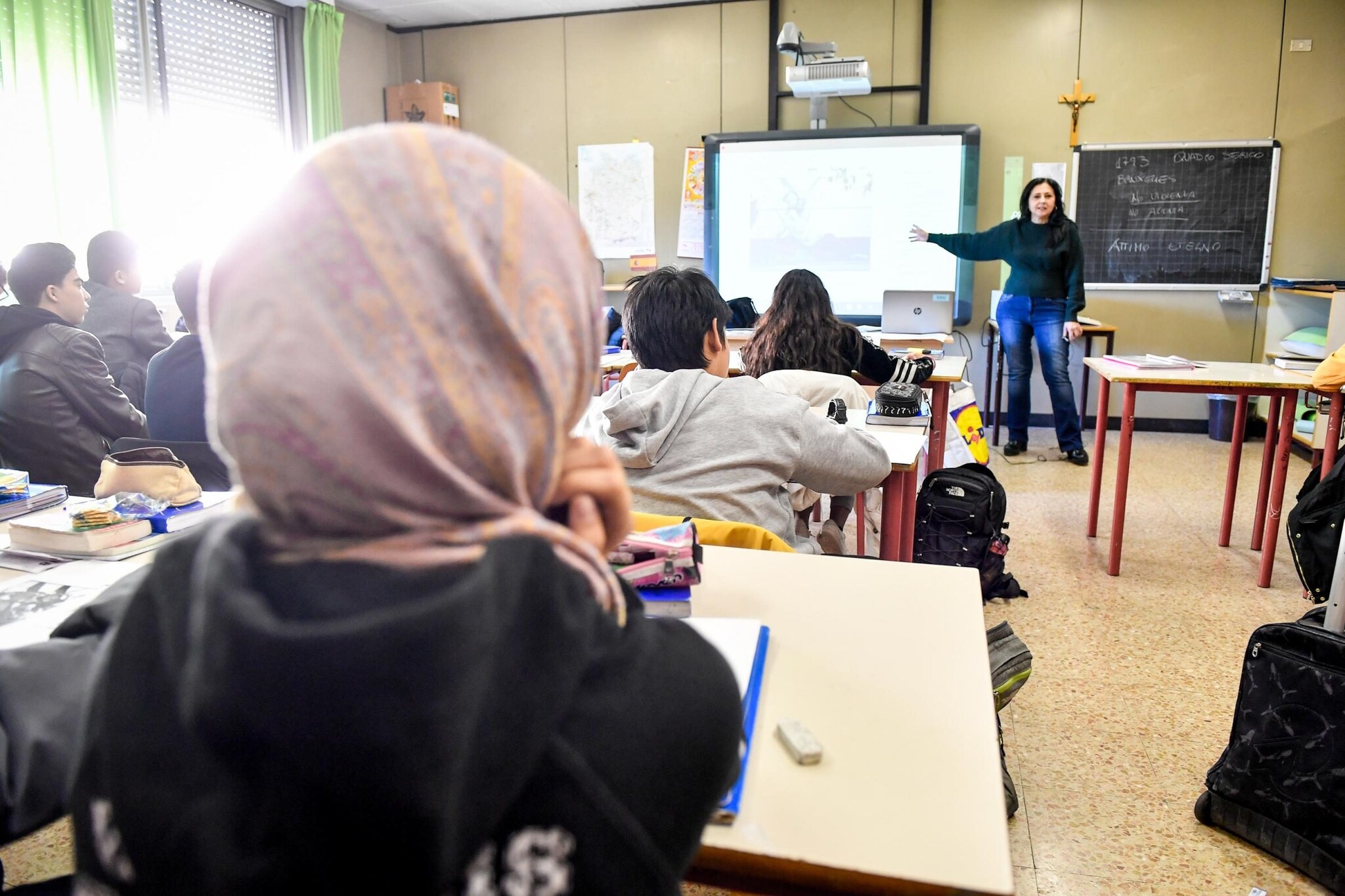 Migranti, a scuola si insegna che il Welfare State è in crisi per gli ...