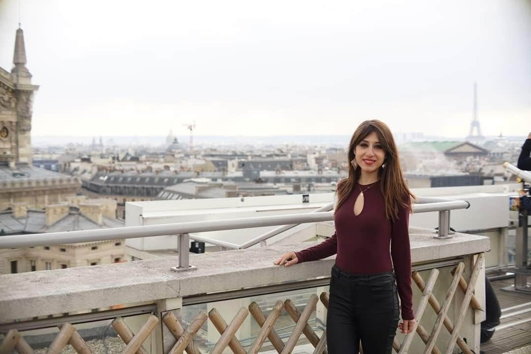 La disavventura di Tina a Parigi: "Mi hanno negato un lavoro solo ...