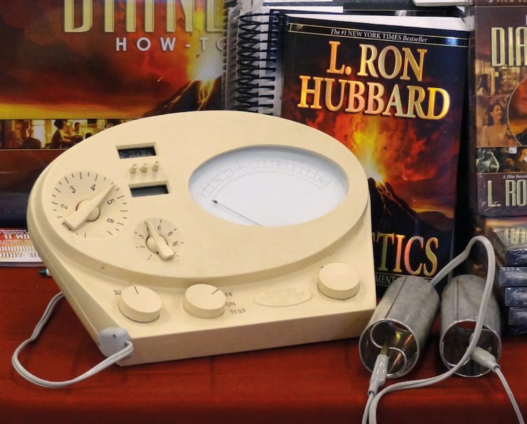 Cosa c'è dietro Scientology: tra misticismo, fantascienza, vip e una ...