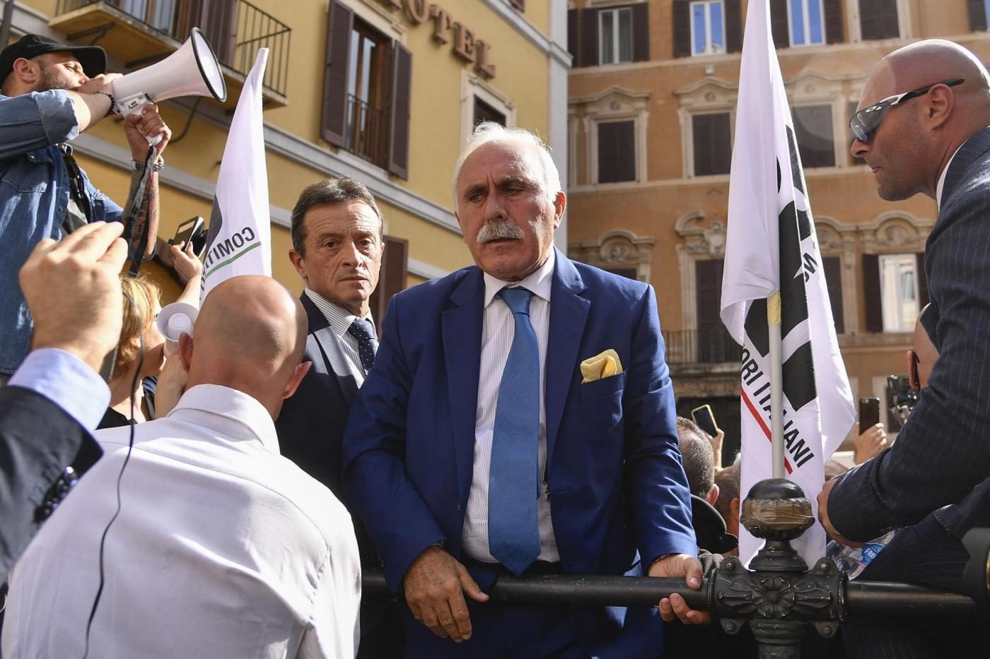 L'ex generale Pappalardo rinviato a giudizio per vilipendio: definì ...