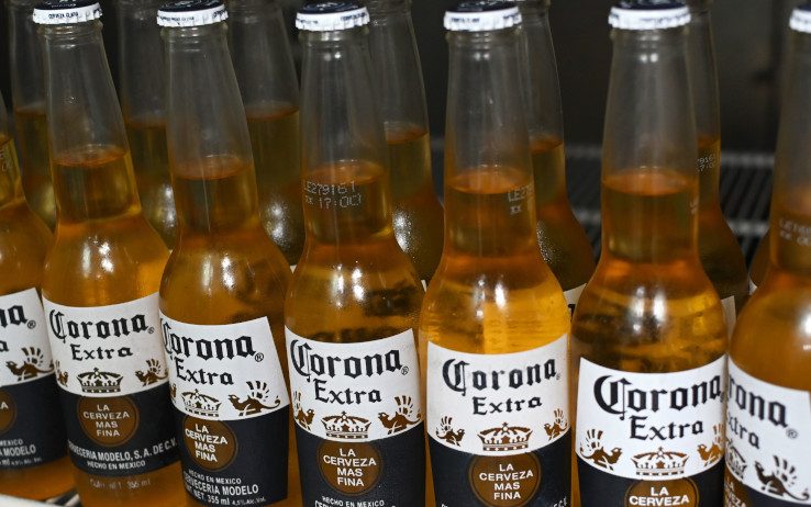 Per colpa dell'epidemia di Coronavirus è entrata in crisi la birra Corona