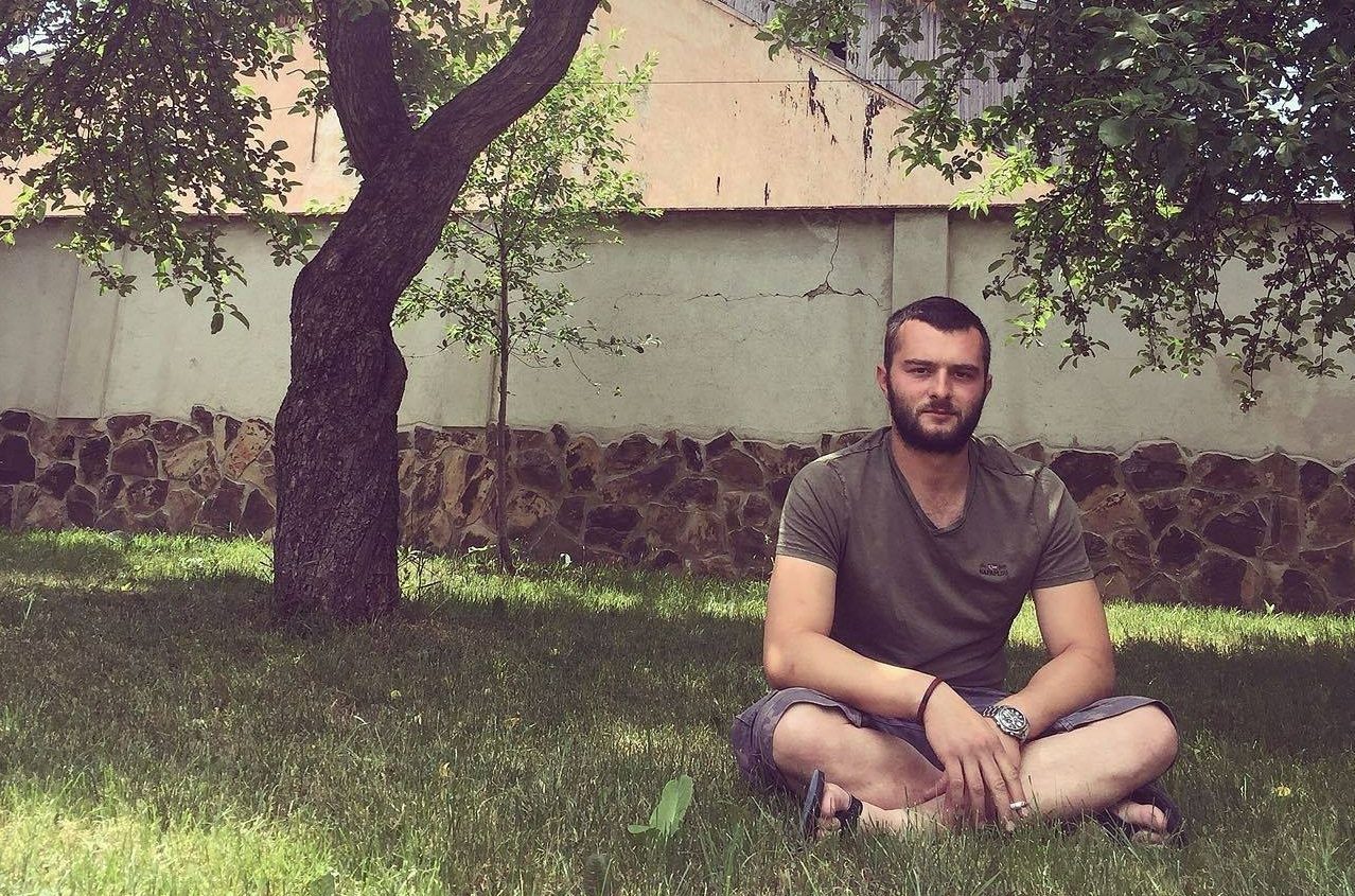 Diego muore travolto da un'onda anomala mentre è in vacanza con il ...