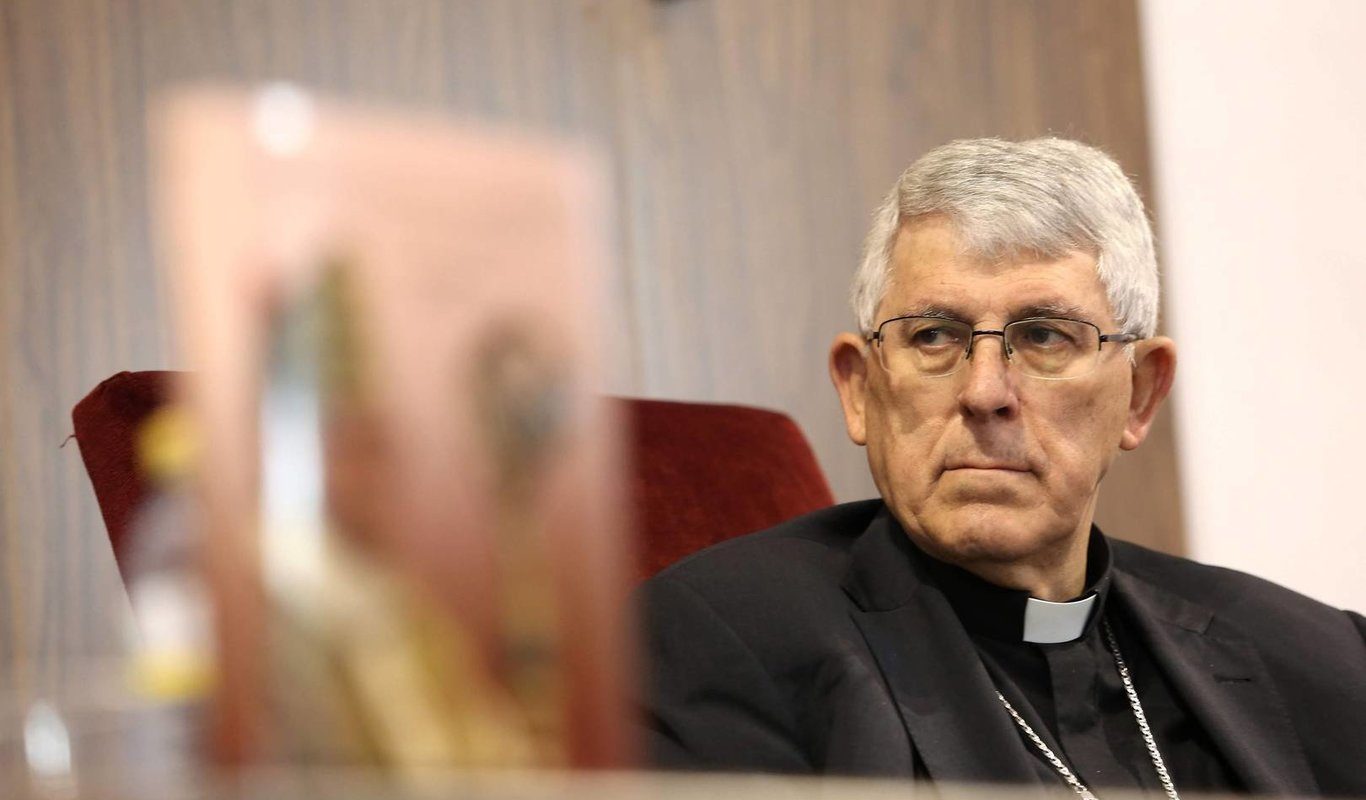 Prete costringe ragazzino a praticargli sesso orale: l'arcivescovo sa ...