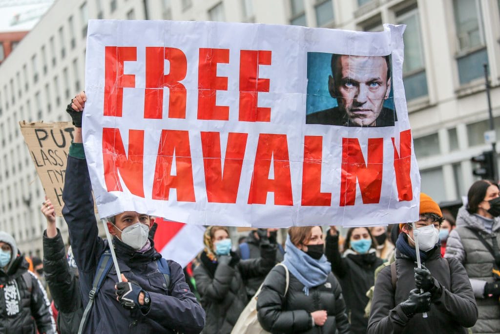 Nuove accuse per Navalny, che ora rischia i lavori forzati