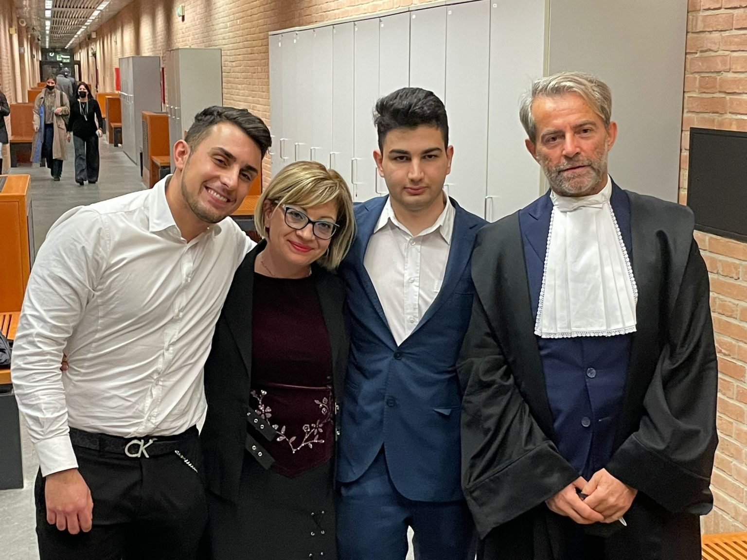 La storia di Alex Cotoia, dall'omicidio del padre Giuseppe Pompa all ...