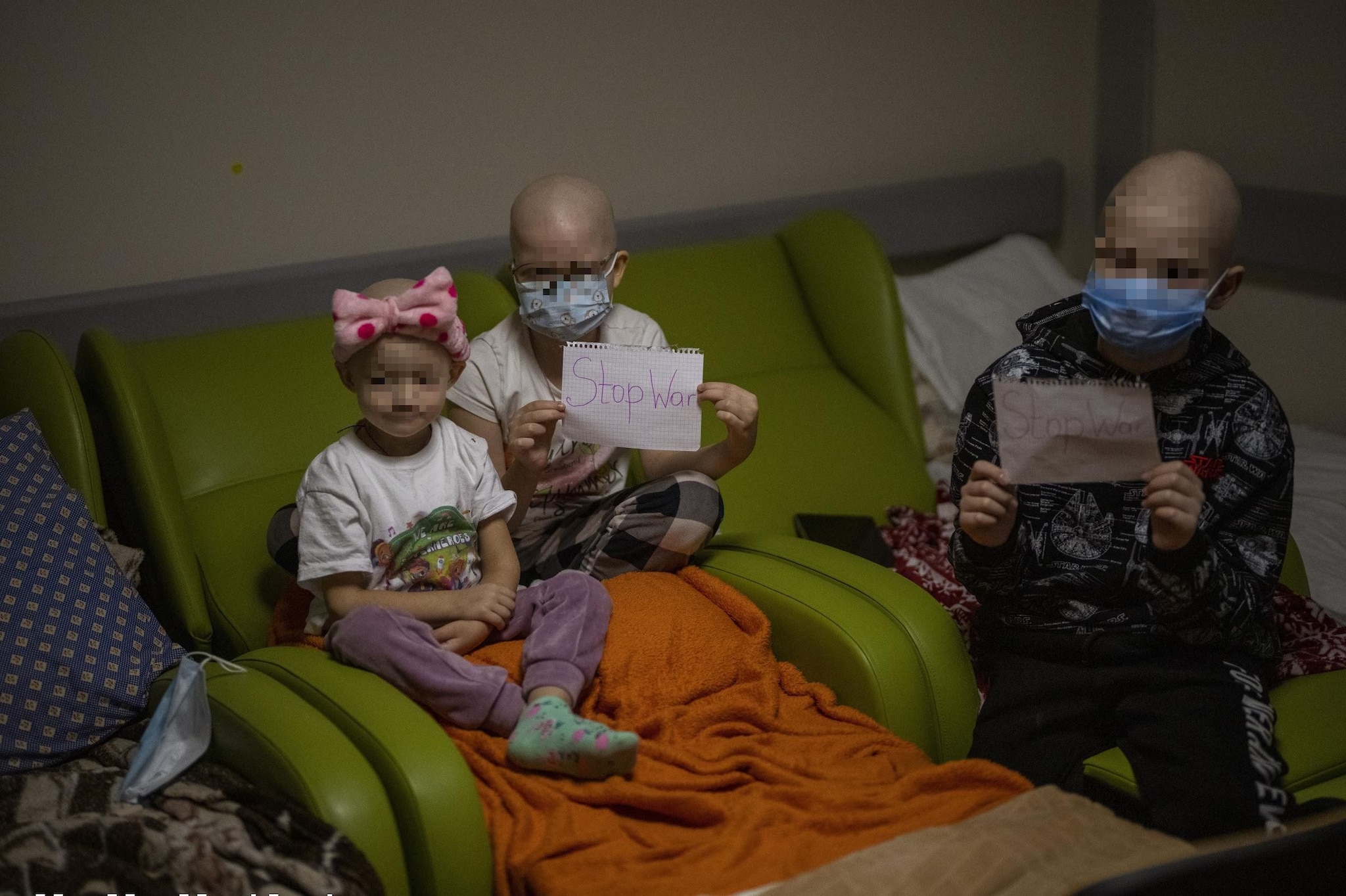 Bambini malati di cancro nel rifugio dell'ospedale di Kiev: "Senza cure ...