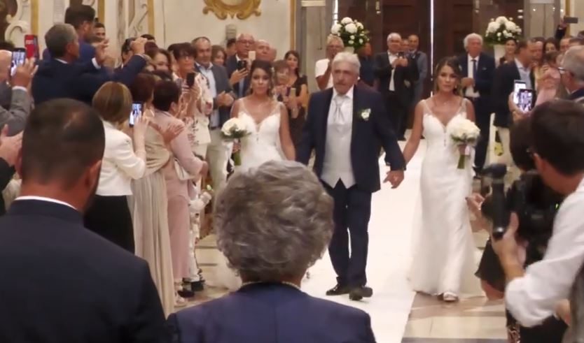 Gemelle condividono tutto dalla nascita, Sonia e Daniela si sposano ...