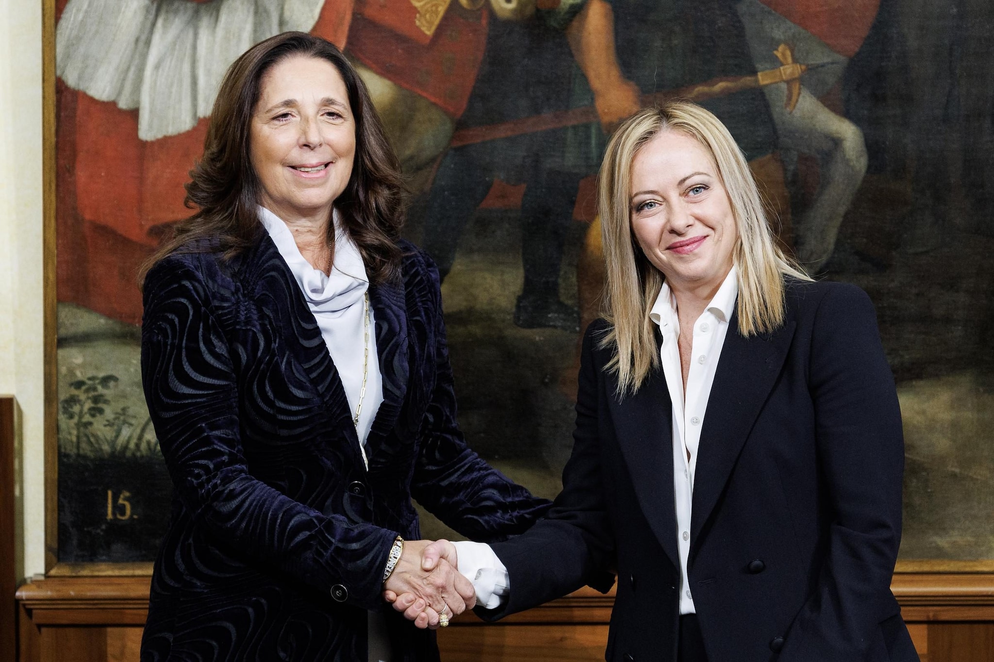 La sottosegretaria alla Difesa Rauti festeggia la nascita del Movimento ...