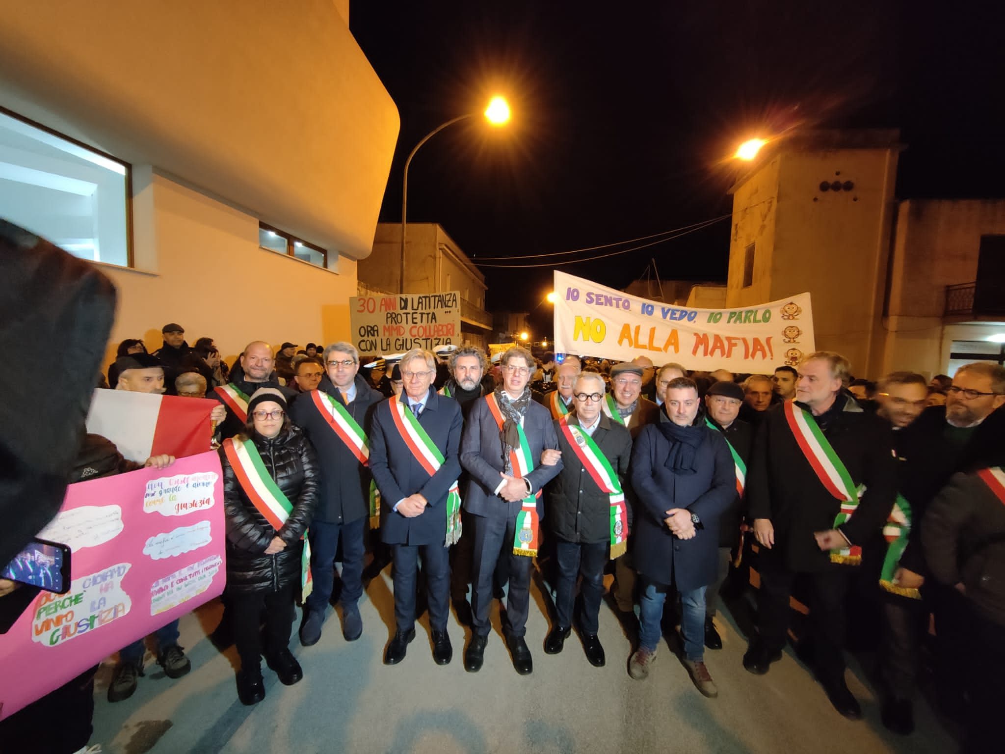 Campobello in strada per dire no alla mafia dopo l'arresto di Messina ...