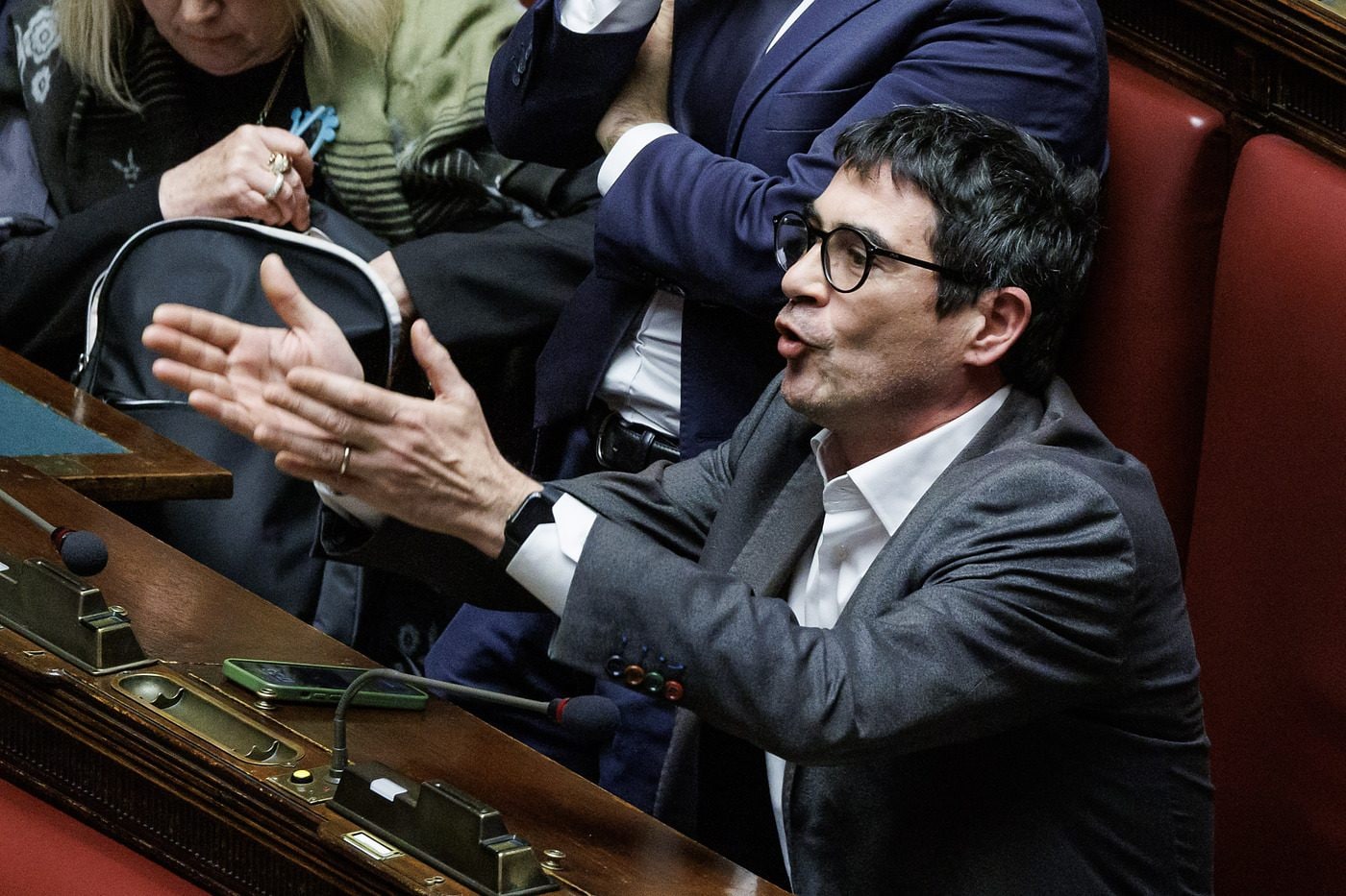 Giornalisti italiani bloccati in Ucraina, Fratoianni presenta un'interrogazione al governo