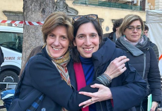 Primarie dem, l'eurodeputata Laureti a Fanpage.it: "Schlein è la ...