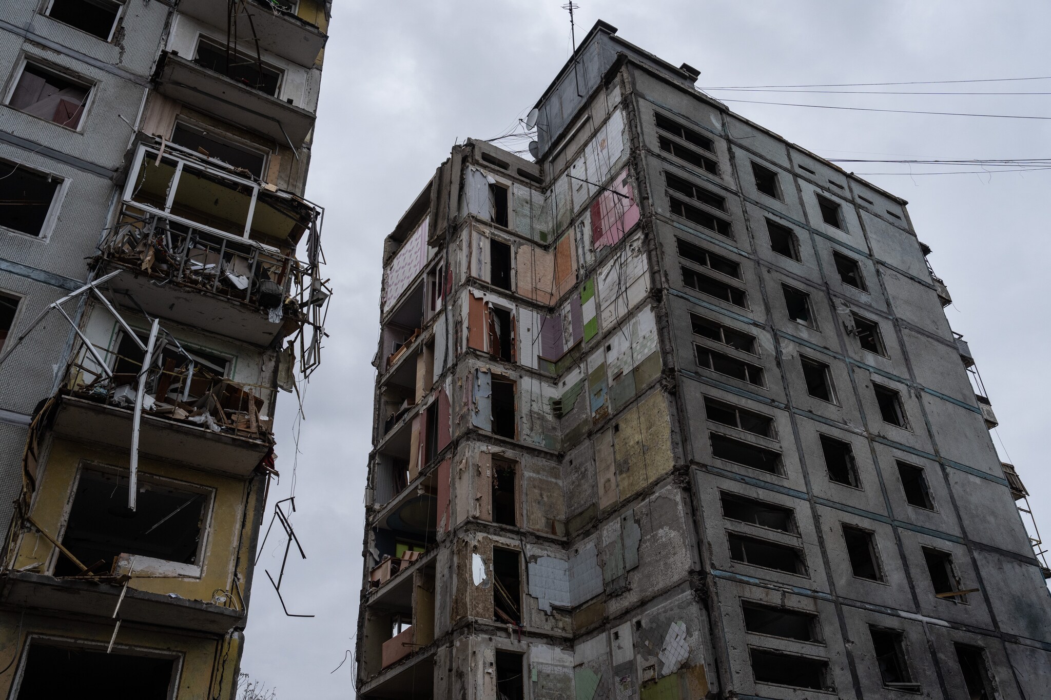 Guerra Ucraina, distrutto palazzo a Zaporizhia, 4 morti. Zelensky ...