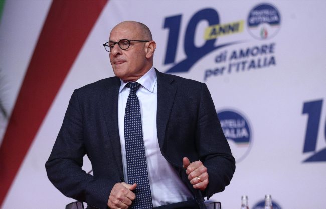 Naufragio Cutro, Rampelli e la vecchia bufala dei migranti che stanno ...