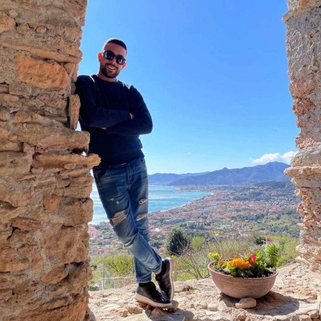 Si schianta contro un albero, Mattia muore a 28 anni: “Sarai per sempre ...