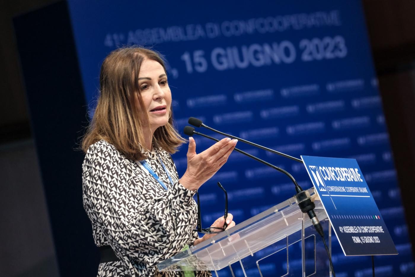 Cosa c'è da sapere sulle accuse a Daniela Santanchè prima dell ...