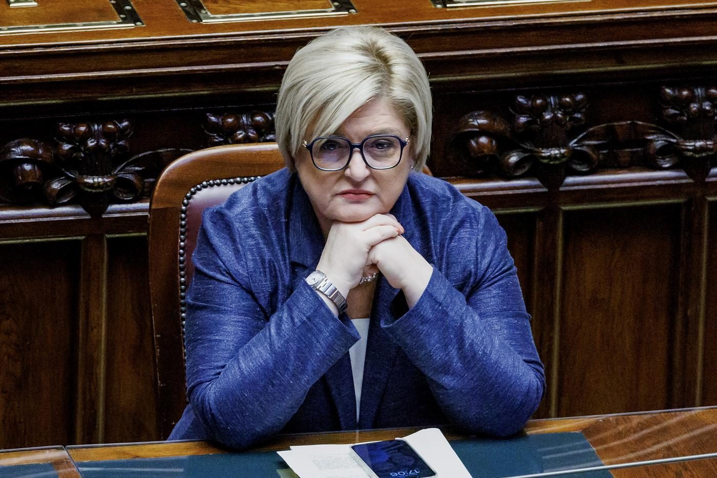 La ministra Calderone contro il salario minimo: "Non si può decidere ...