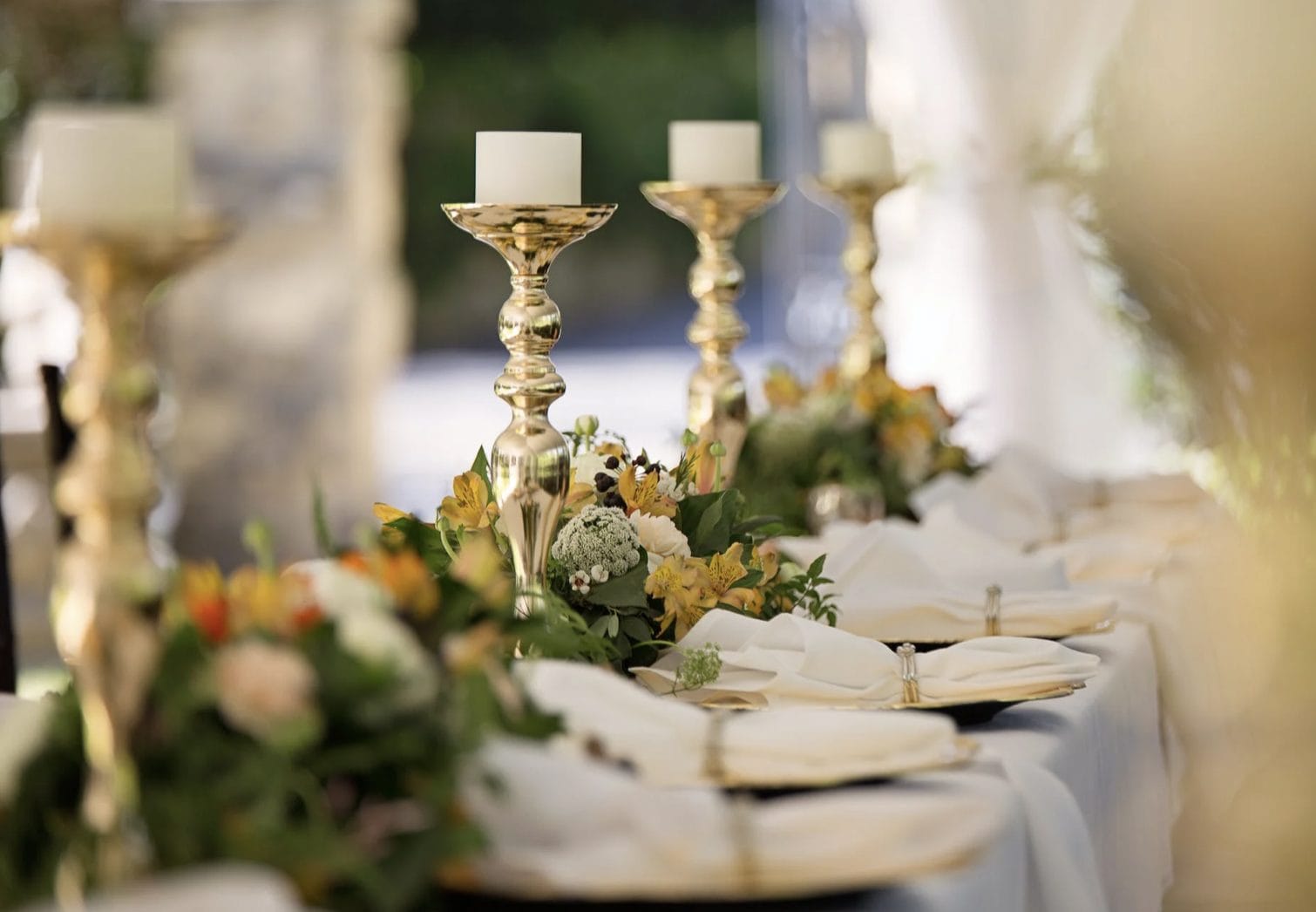 Organizzano pranzo di matrimonio ma non pagano il conto: sposi in fuga ...
