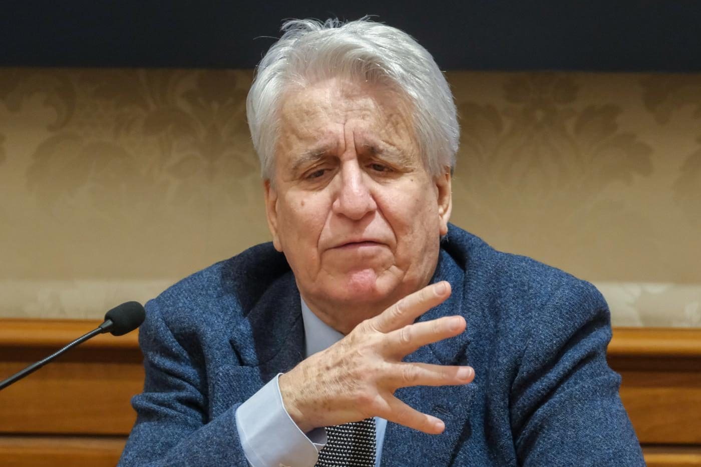 Manconi: "Governo tratta migranti come nemici dello Stato, Cpr sono ...