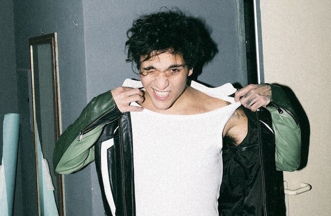 Tananai spoilera la nuova canzone, la prima dopo Tango, per lanciare il ...