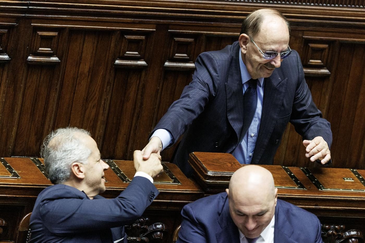 Quanto guadagna Antonio Angelucci, il parlamentare più ricco che ha ...