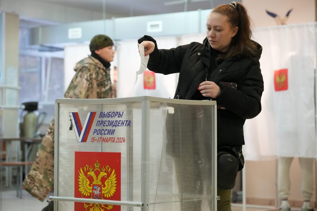 Proteste in Russia nel primo giorno di elezioni presidenziali 2024 ...