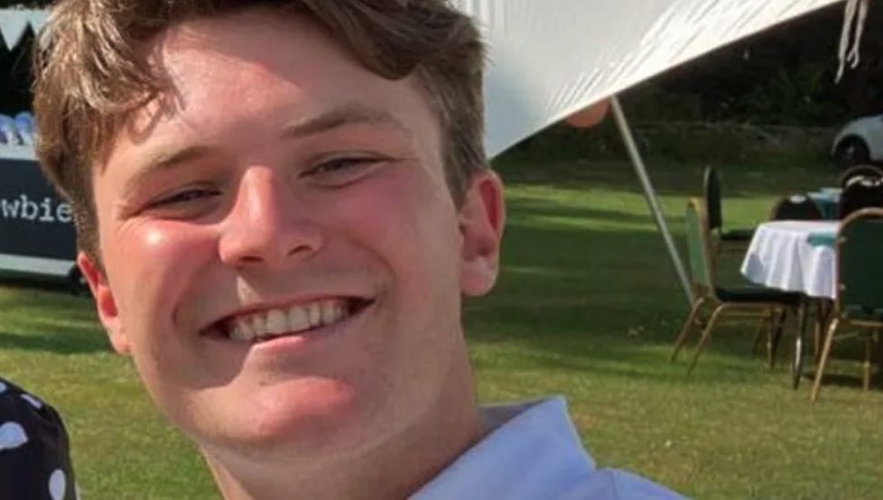 Sale su un’auto per sbaglio, 25enne picchiato in strada e trovato morto ...