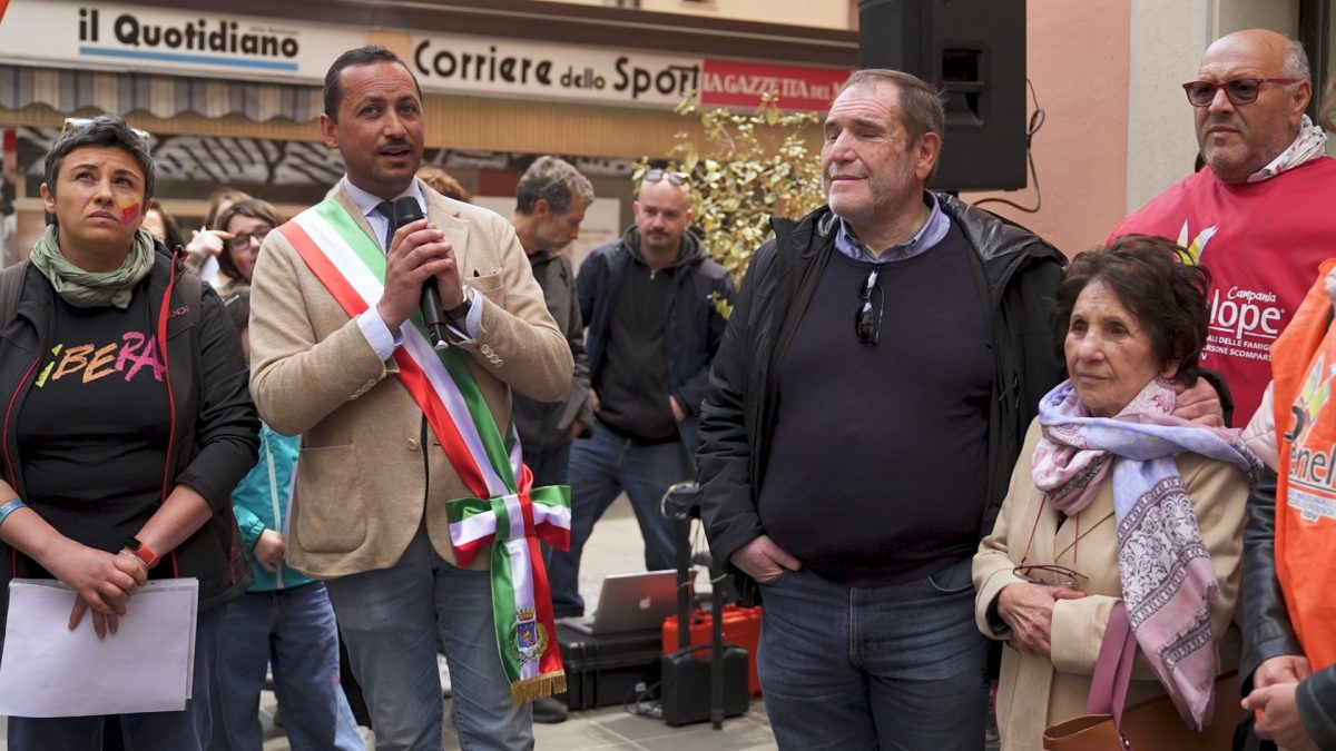 Potenza rende omaggio a Elisa Claps, il largo della chiesa ha il suo ...