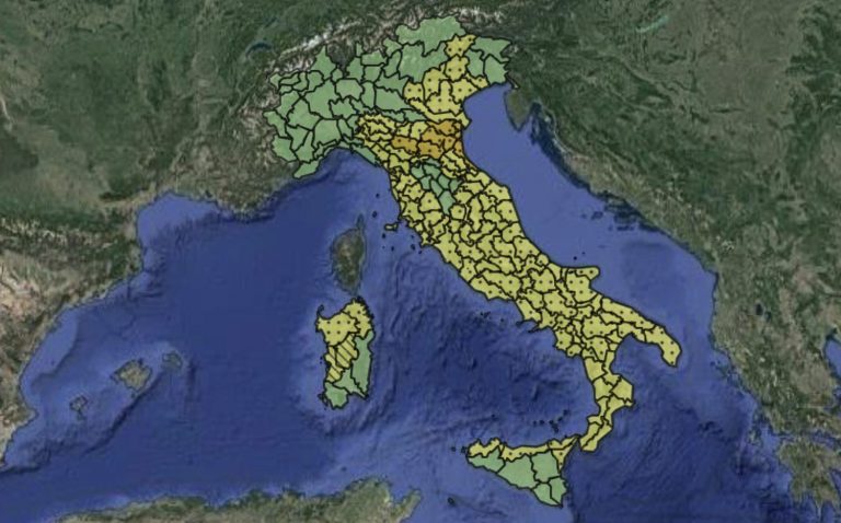 Maltempo, allerta meteo arancione e gialla per temporali domani 19 agosto: le regioni a rischio