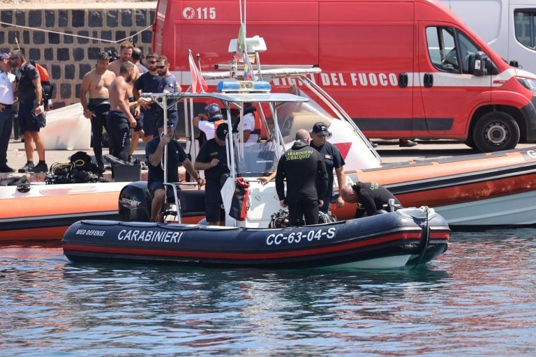 Ora il problema del Bayesian è recuperare il relitto: dentro ci sono le ...