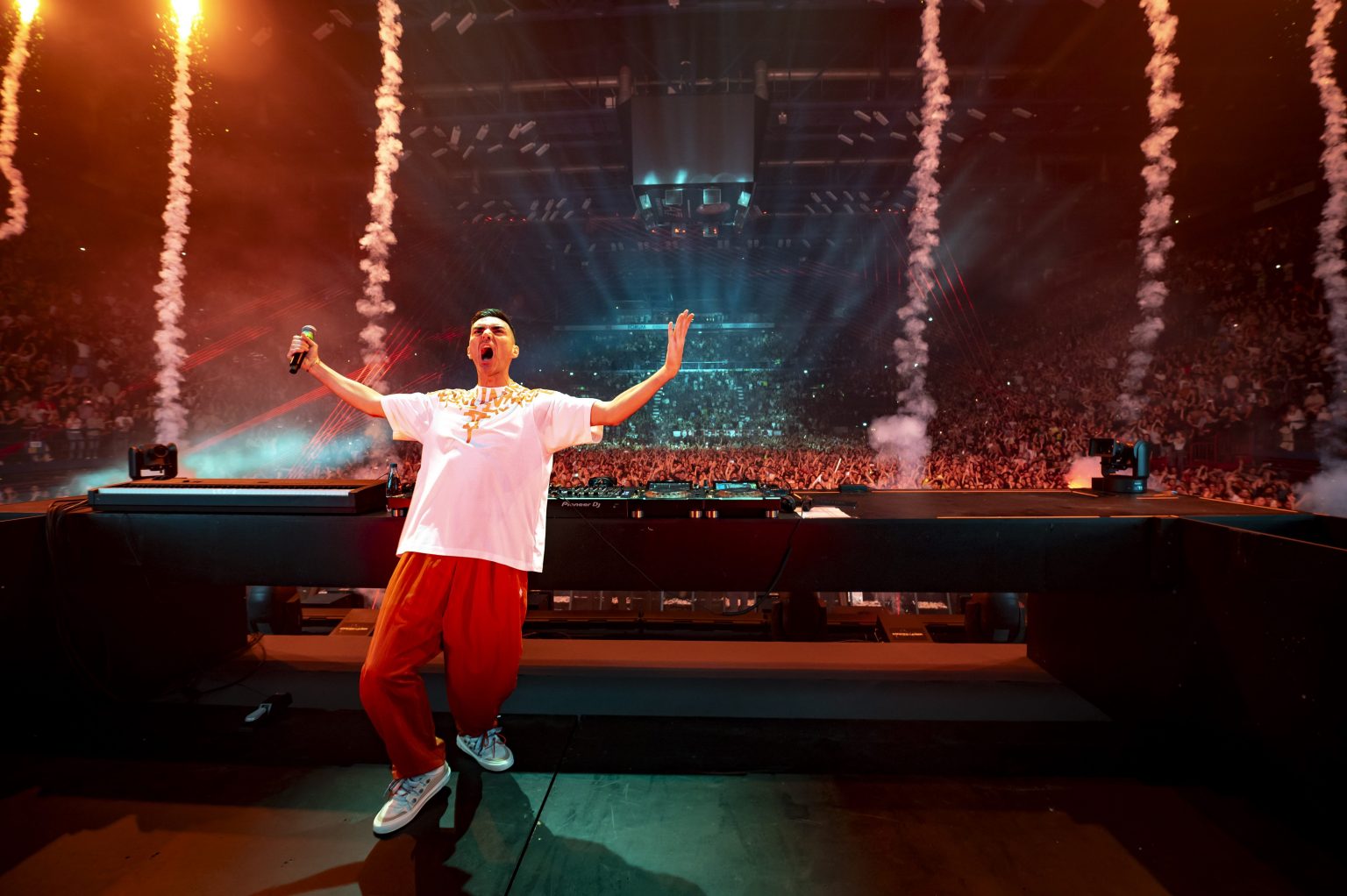 Gabry Ponte, il primo dj a San Siro: "Faremo una festa in famiglia, dopo 25 anni assieme"