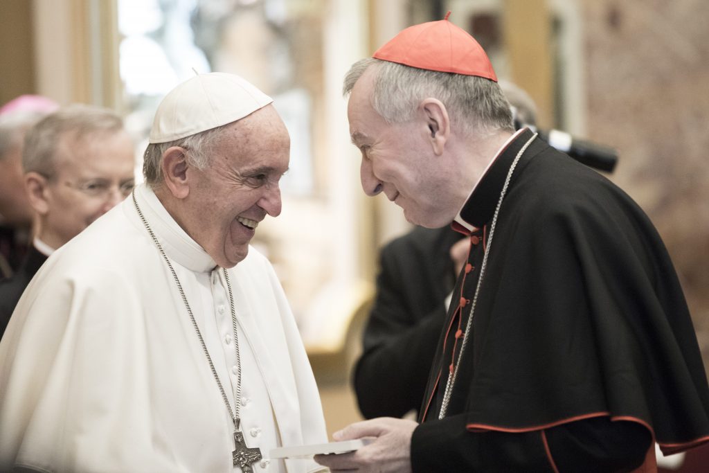Chi è Pietro Parolin, il cardinale che per molti è il naturale ...