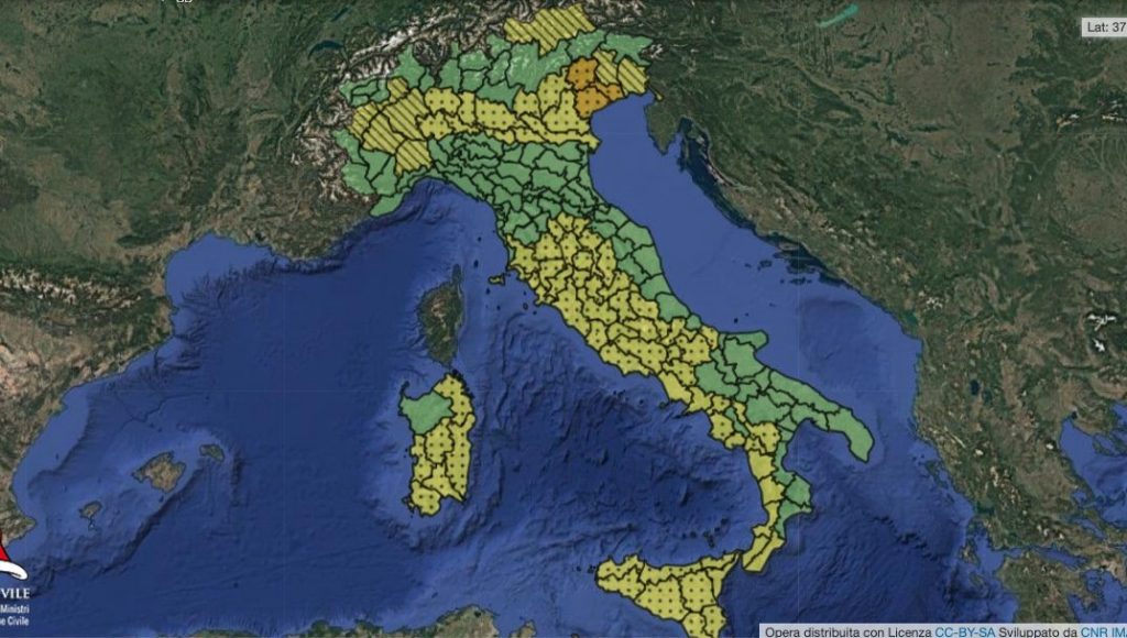 Maltempo, allerta meteo arancione e gialla domani 24 settembre: le regioni a rischio