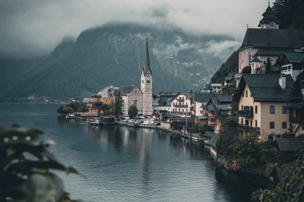 La città di Hallstatt che ha ispirato il regno di Frozen nei film Disney
