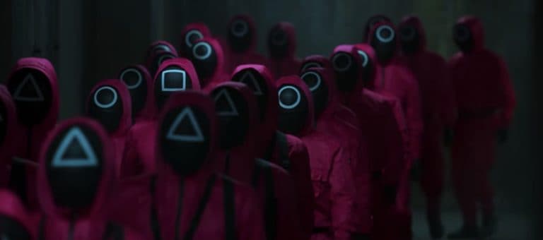 Squid Game, cosa significano i simboli geometrici sul volto delle guardie