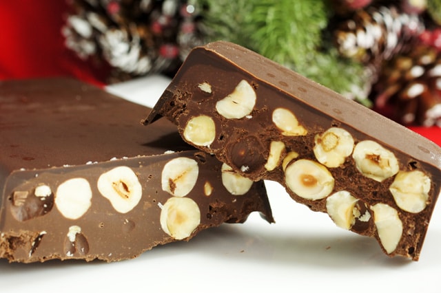 Torrone al cioccolato con latte condensato: la ricetta del torrone ...