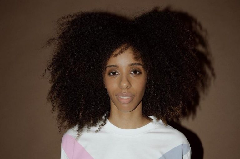 La storia di Chloe Lopes Gomes, la ballerina nera che ha denunciato il ...