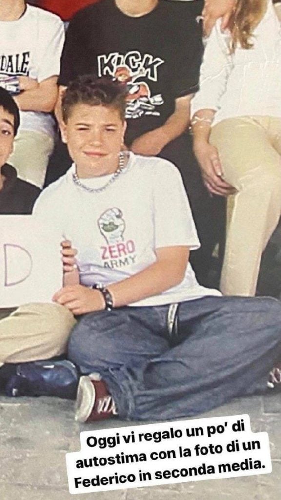 Fedez da ragazzino: nella foto dell'adolescenza indossava già collane a ...