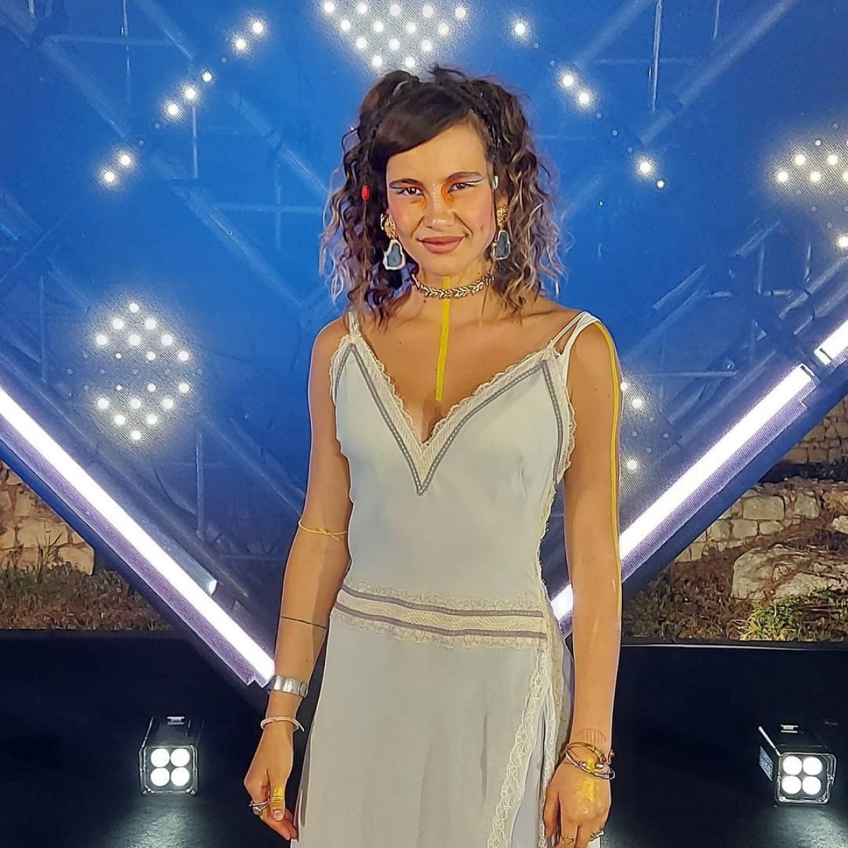 Battiti Live, ultima puntata: Anna Tatangelo sensuale in nero, Enula ...