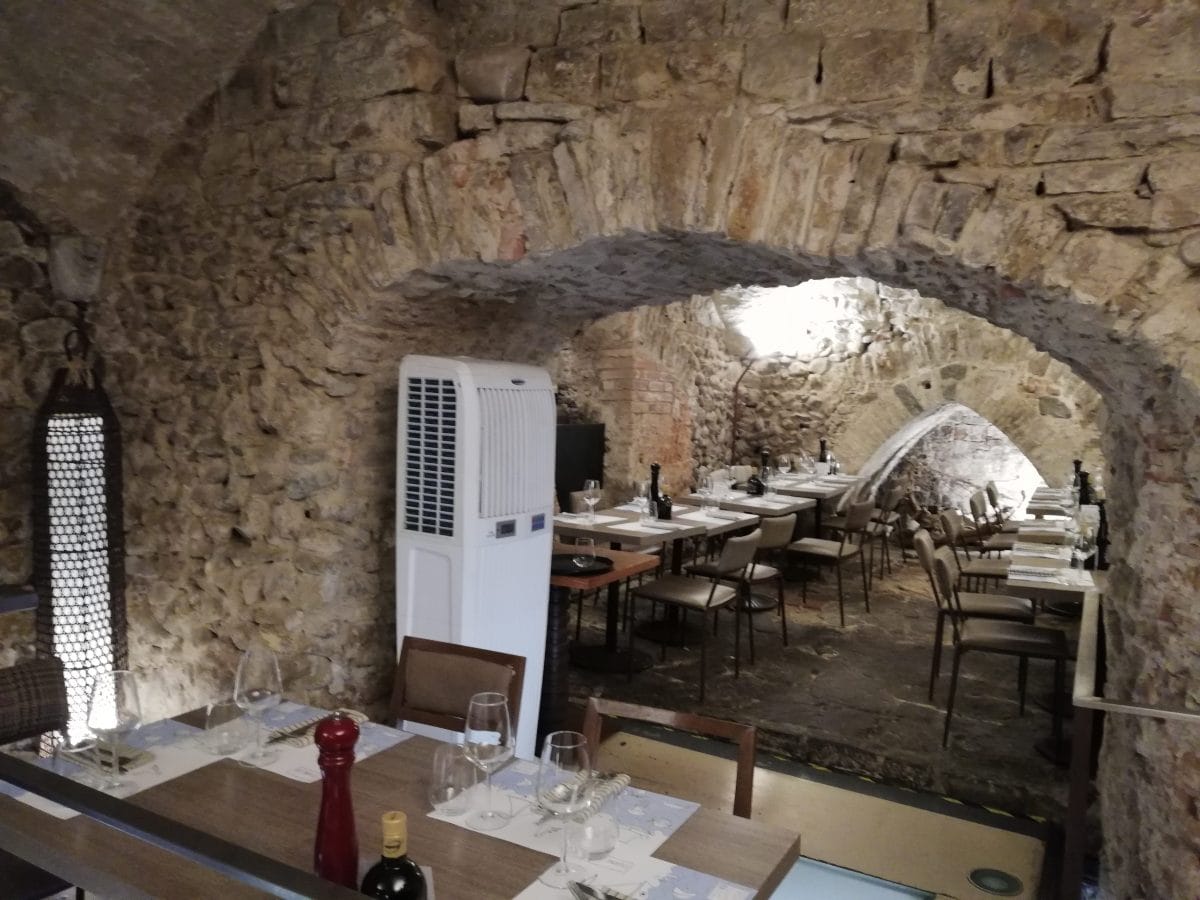 A tavola con Dante: ecco Fishing Lab, il ristorante-museo di Firenze