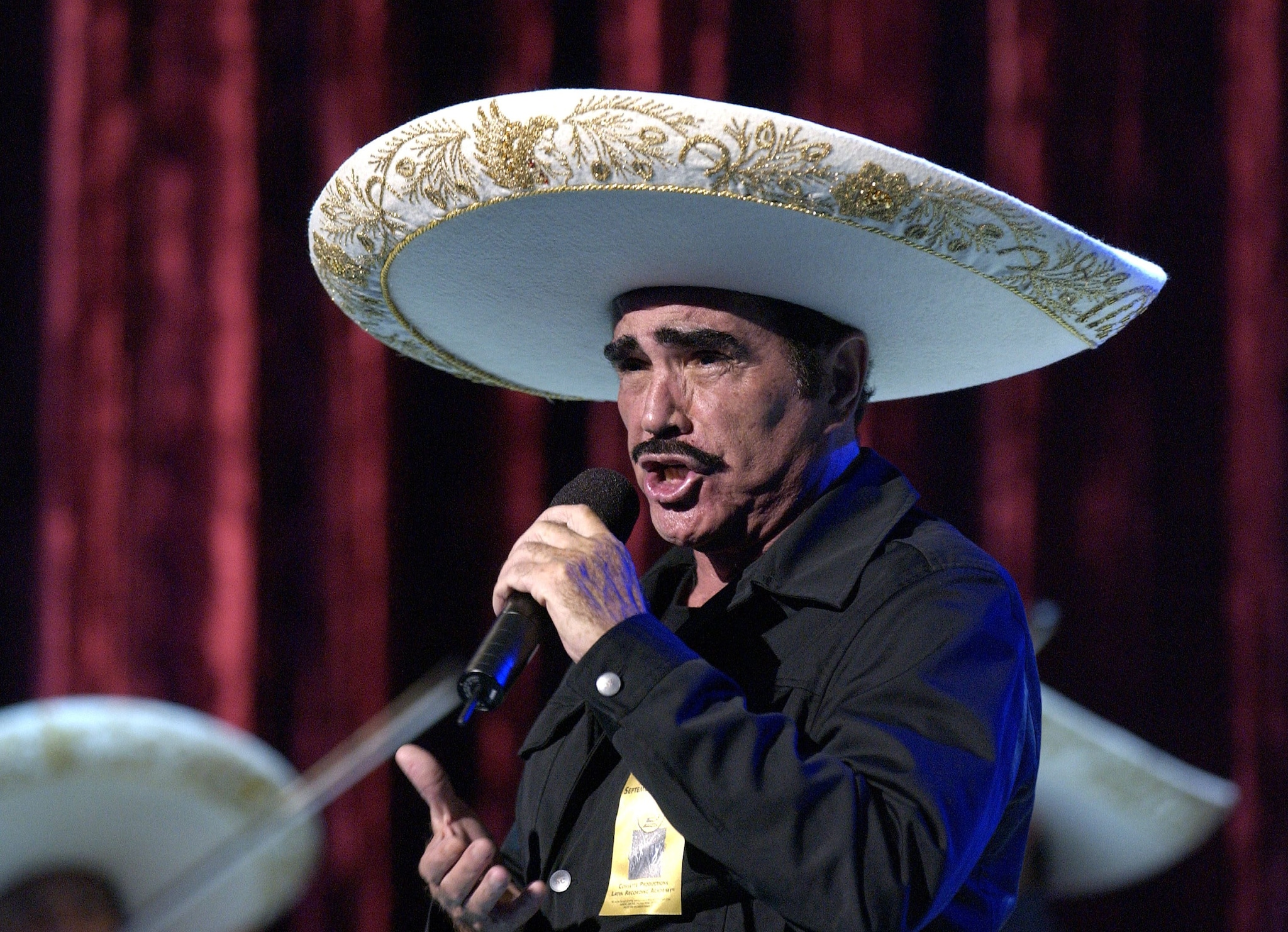 Il cantante messicano Fernández ha rifiutato un trapianto di fegato: "E ...