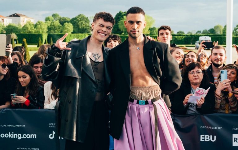 Mahmood e Blanco cantano Brividi all'Eurovision 2022, l'emozione li ...