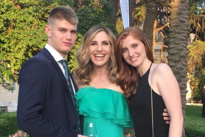 Giorgio e Chiara Capitta festeggiano i 18 anni, mamma Lorella Cuccarini ...