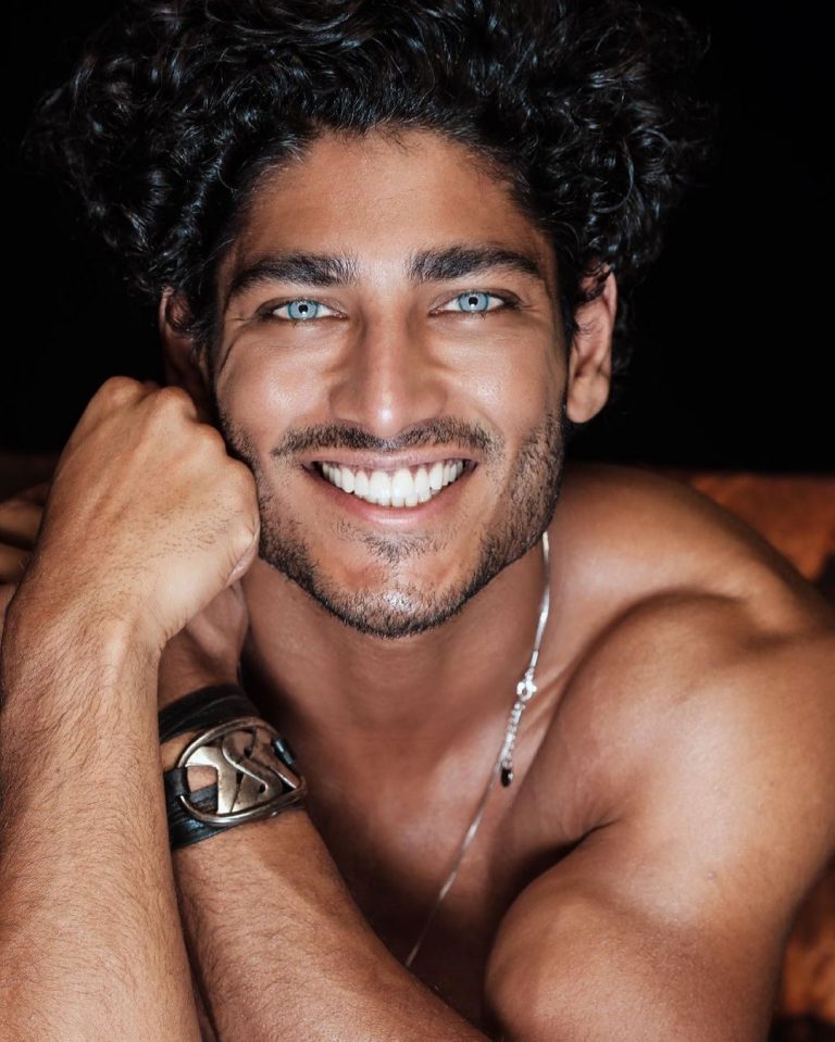 Il bacio tra Akash Kumar e Antonella Fiordelisi era finto, un video ...