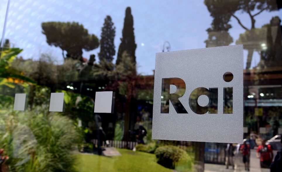 Blackout delle reti Rai nella notte: Rai1, Rai2 e Rai3 oscurate per ...